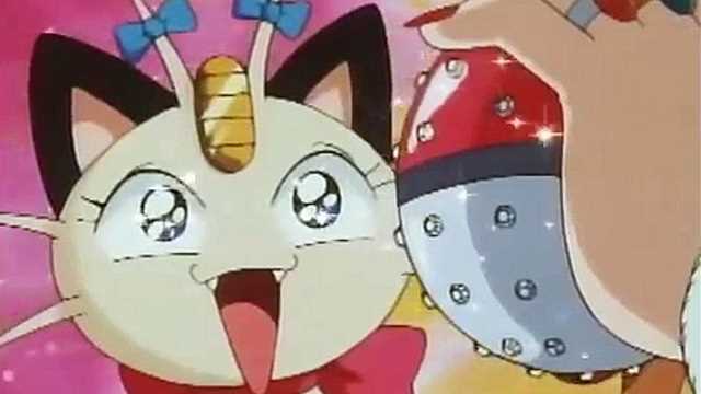 POKÉMON Super-Fan Recreates The Special Studded Ball From Meowth's ...